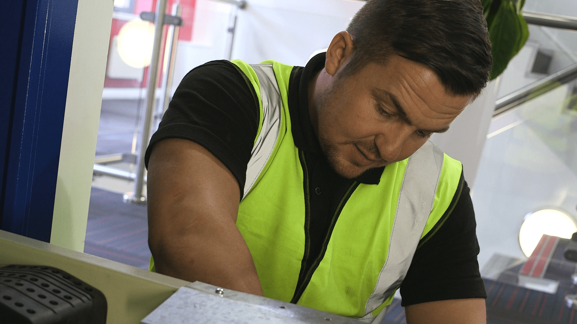 How Often Should You Schedule Lift Maintenance? | Advice